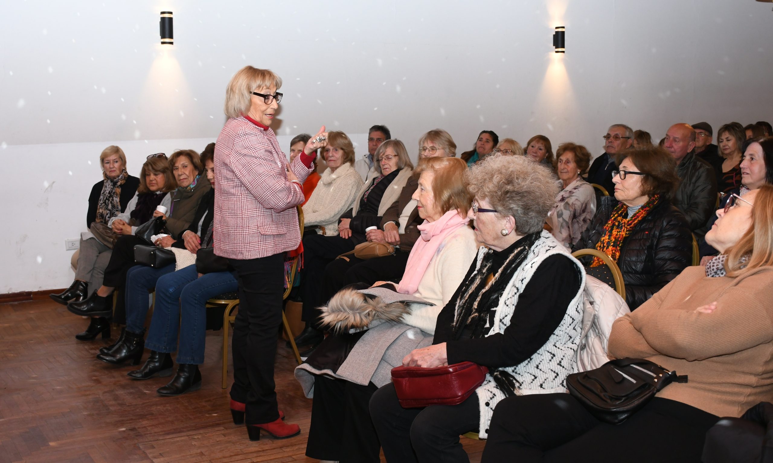 Ana Conti disertó sobre Regina Pacini – La Voz del Pueblo