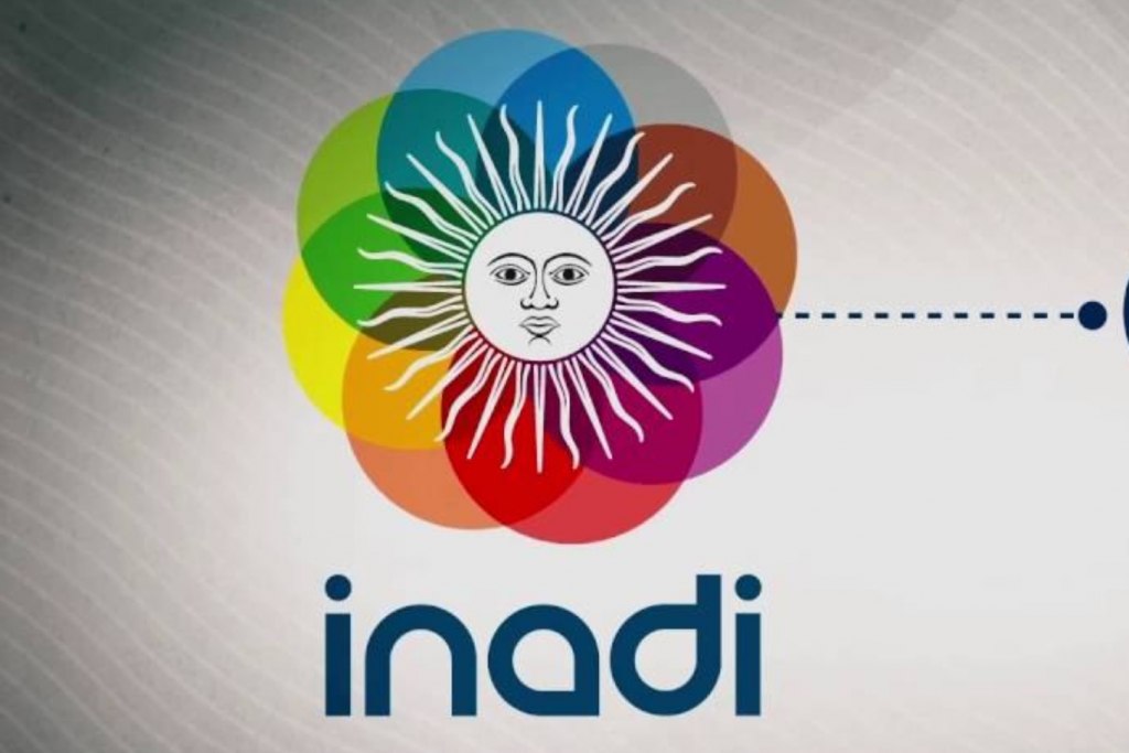 El Gobierno formalizó la disolución del INADI luego de que Milei lo ...