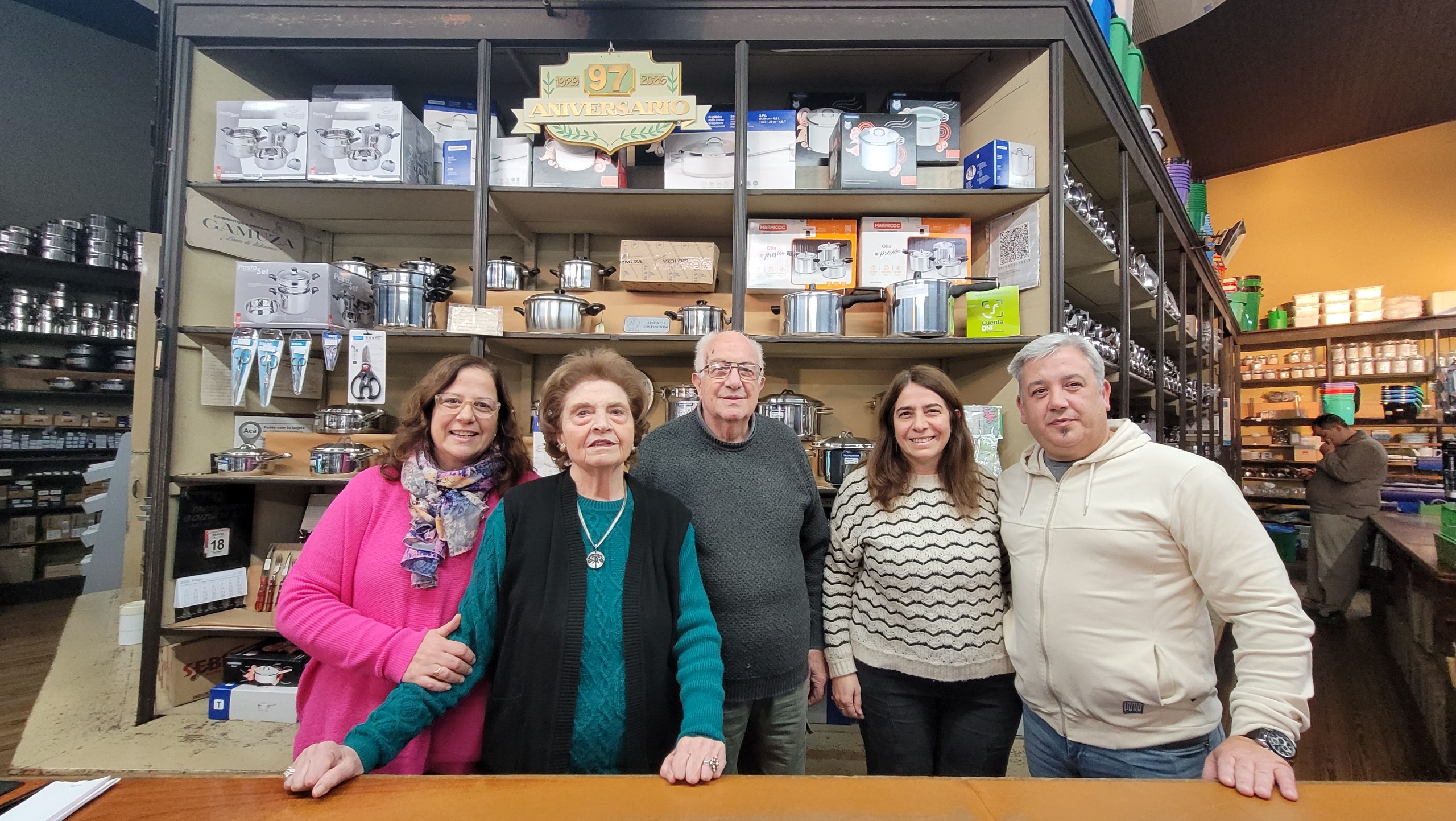 Bazar El Mundial celebró sus 97 años de historia comercial en la ciudad ...