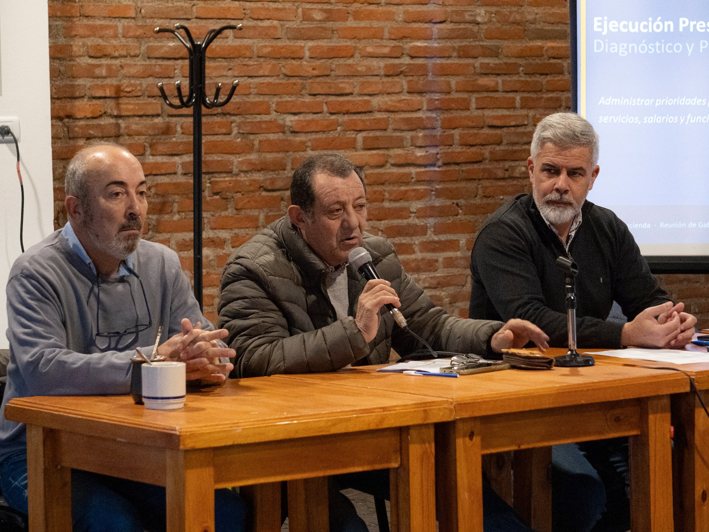 Marini y su equipo analizaron medidas a tomar ante la escasez de ...