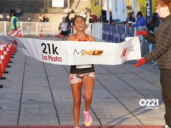 Constanza Garrido ganó los 10k de La Plata con gran tiempo – La Voz del ...